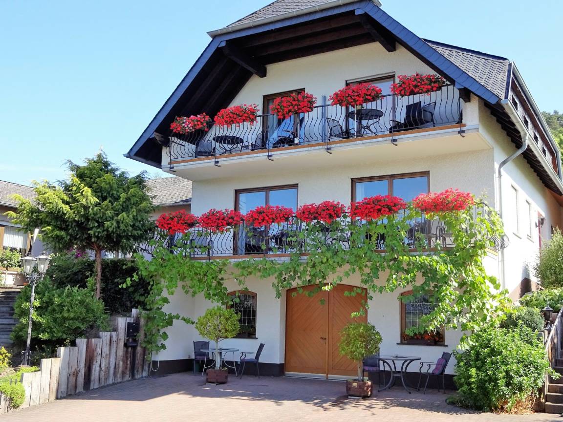 110 M² Ferienwohnung ∙ 3 Schlafzimmer ∙ 6 Gäste - Lieser