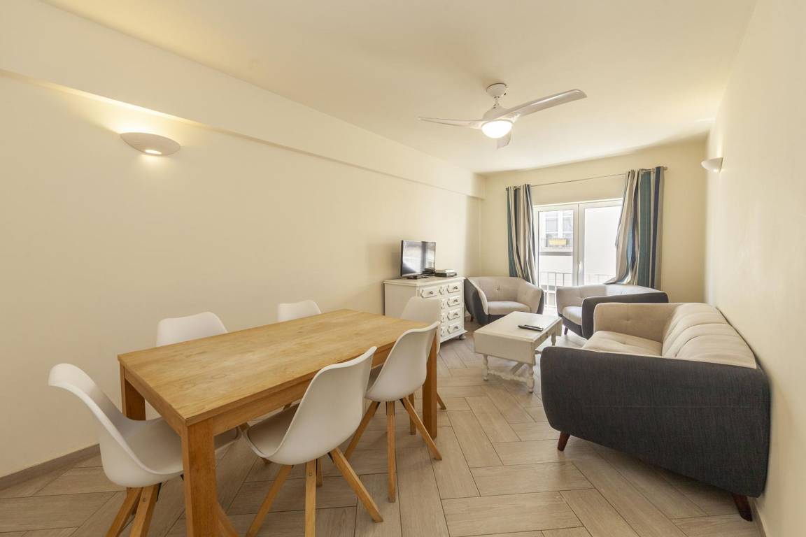 100 M² Apartamento ∙ 3 Quartos ∙ 5 Hóspedes - Lagos