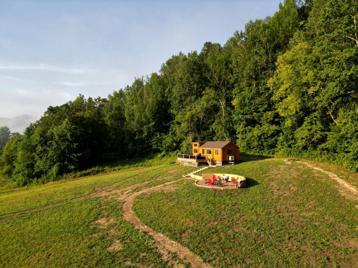 House ∙ 3 Bedrooms ∙ 8 Guests - Irvine, KY