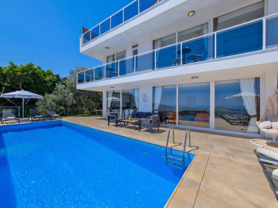 150 M² House ∙ 5 Bedrooms ∙ 10 Guests - Kalkan