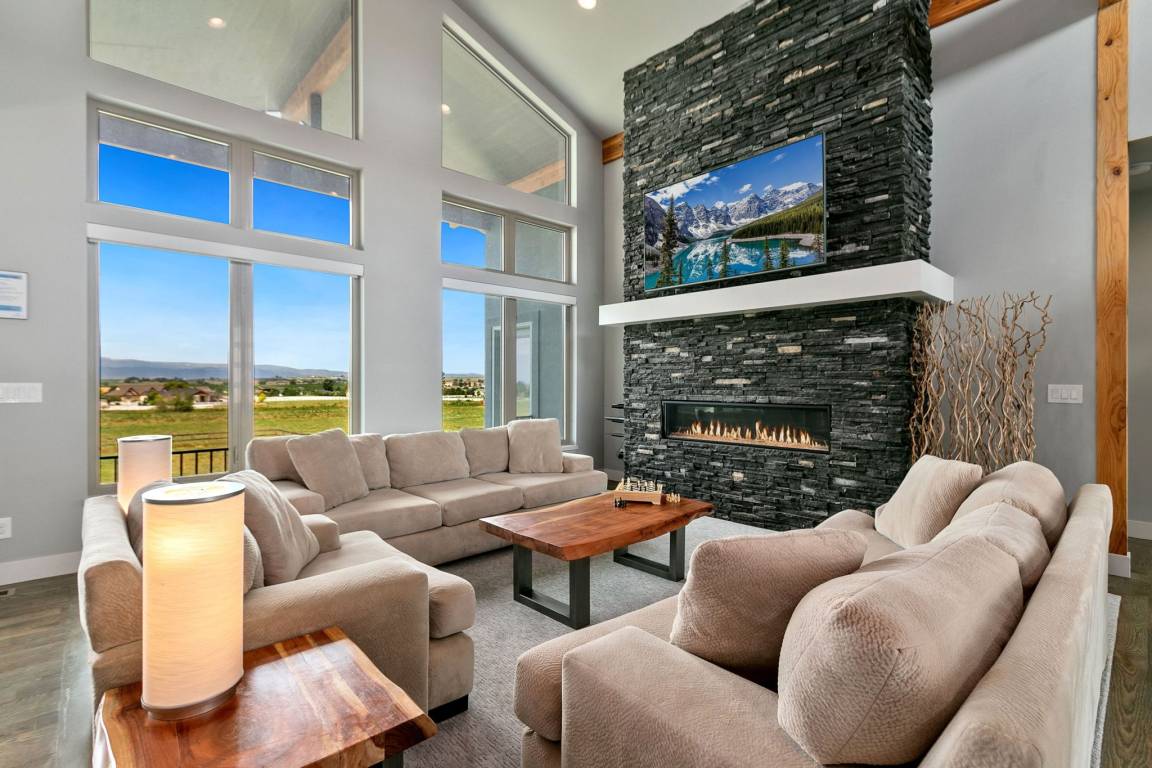 446 M² House ∙ 4 Bedrooms ∙ 10 Guests - Pierce, CO