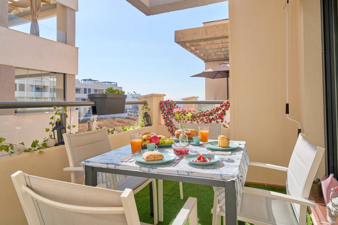 70 M² Apartamento ∙ 2 Habitaciones ∙ 4 Huéspedes - Torre del Mar