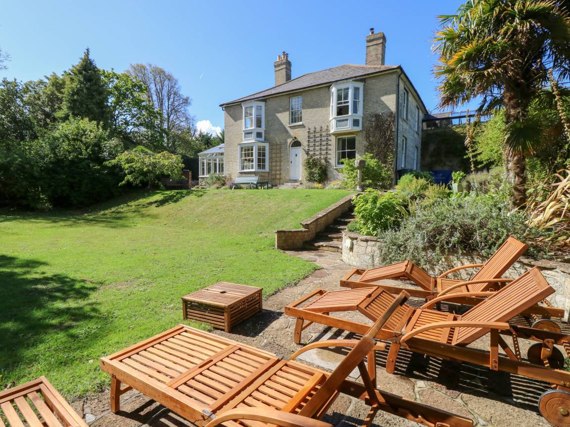 Cottage ∙ 4 Bedrooms ∙ 8 Guests - Isle of Wight