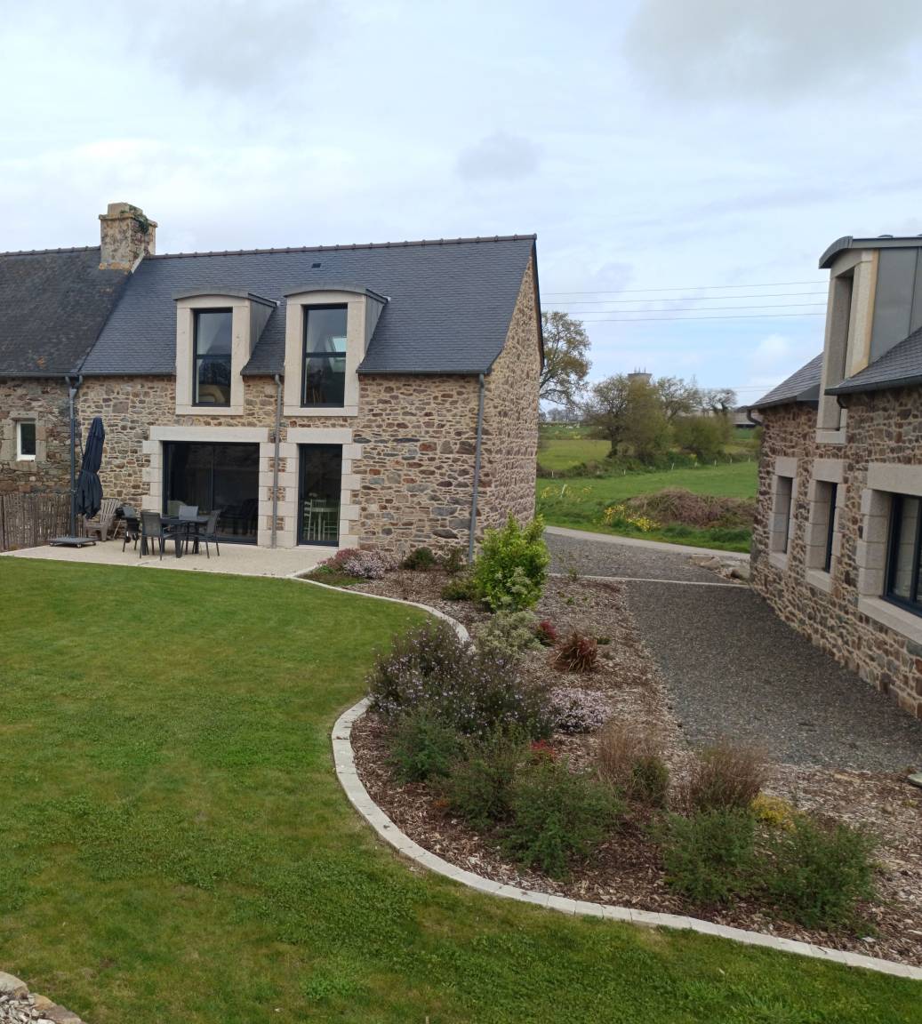 64 M² Gîte ∙ 2 Chambres ∙ 4 Personnes - Plougrescant