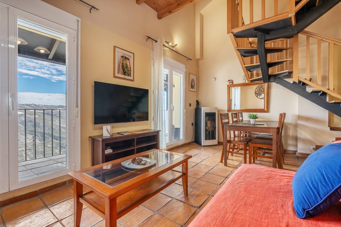 85 M² Apartamento ∙ 3 Habitaciones ∙ 12 Huéspedes - Güejar Sierra