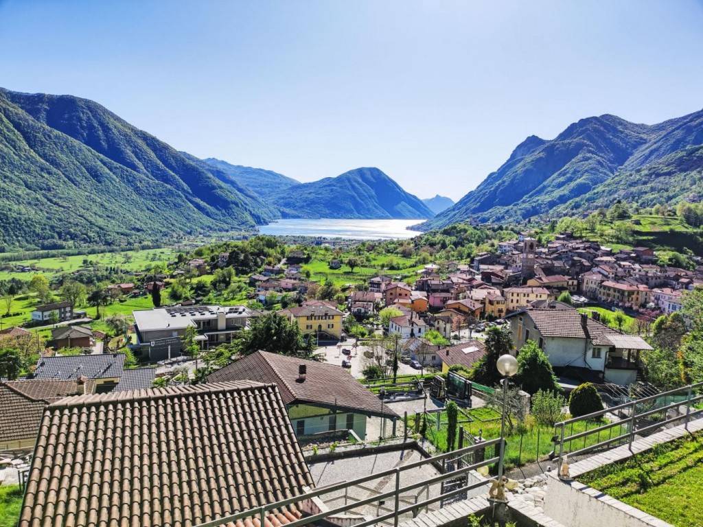 120 M² Chalet ∙ 2 Slaapkamers ∙ 4 Gasten - Comomeer