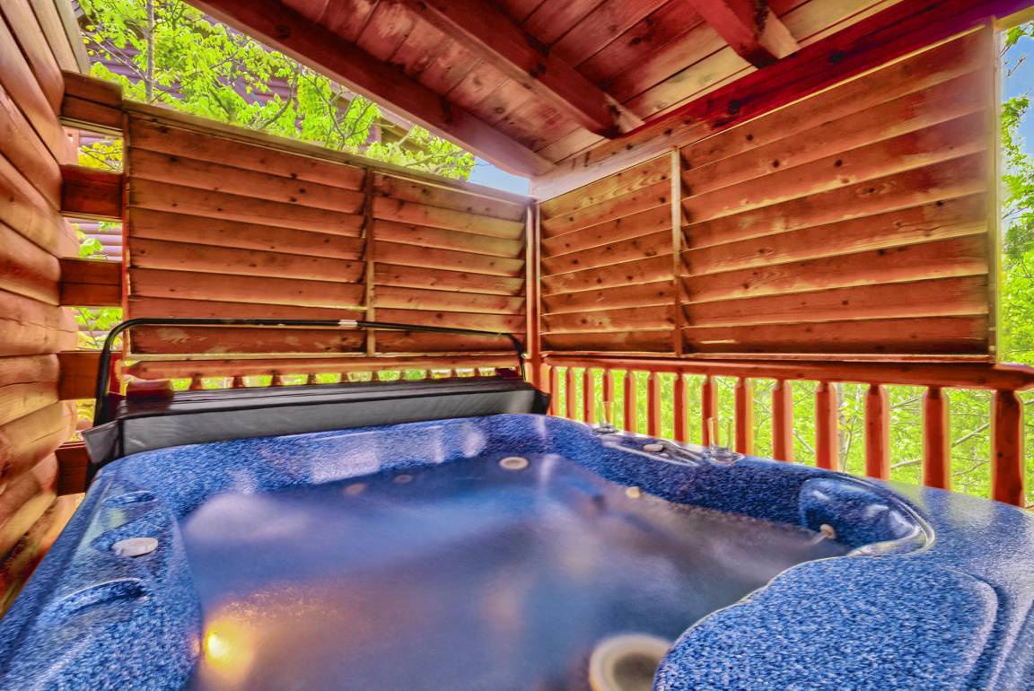 242 M² Cabin ∙ 6 Bedrooms ∙ 20 Guests - Pigeon Forge, TN