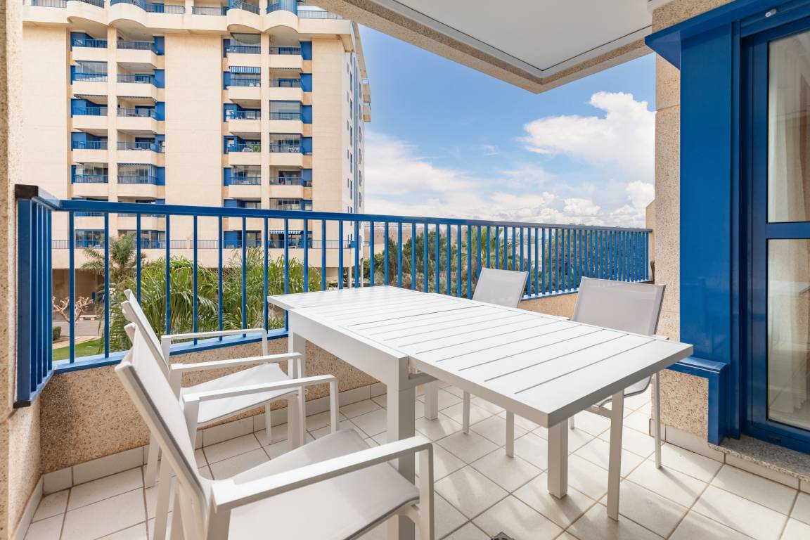 71 M² Huoneisto ∙ 2 Makuuhuonetta ∙ 4 Vierasta - Valencia