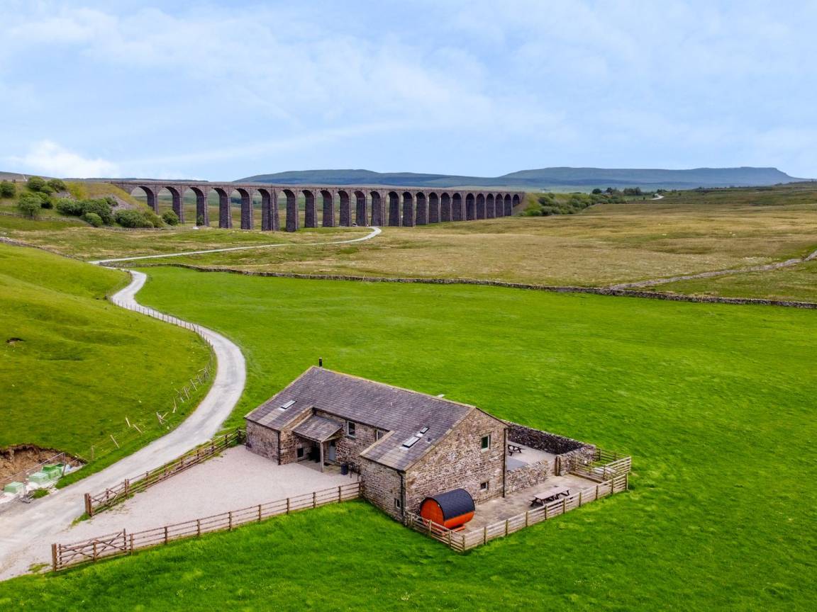 Cottage ∙ 6 Bedrooms ∙ 13 Guests - Ingleton