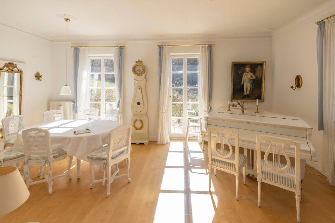200 M² House ∙ 4 Bedrooms ∙ 8 Guests - Ebern