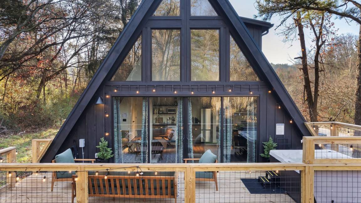 111 M² House ∙ 2 Bedrooms ∙ 6 Guests - Pigeon Forge, TN