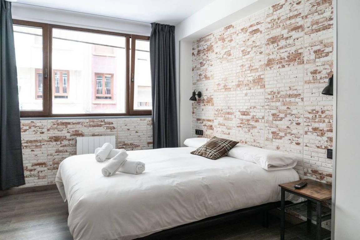 18 M² Hôtel ∙ 1 Chambre ∙ 2 Personnes - Bilbao