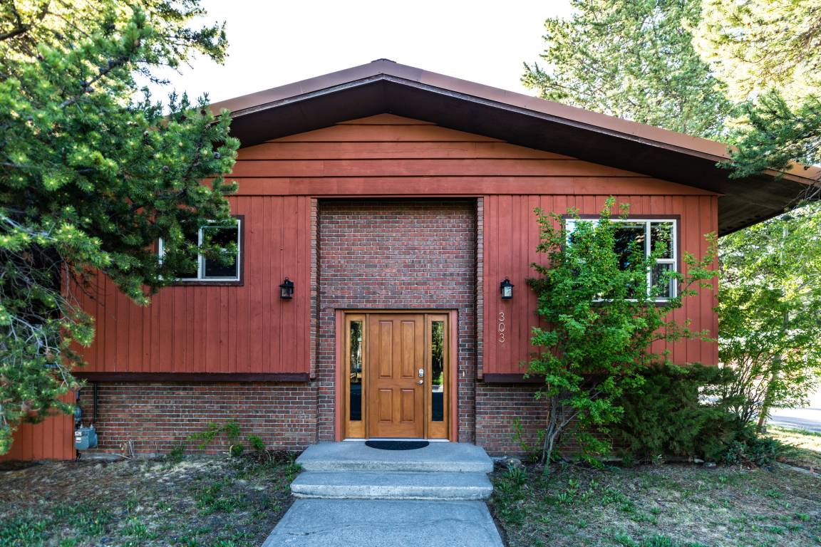 223 M² House ∙ 4 Bedrooms ∙ 8 Guests - West Yellowstone, MT