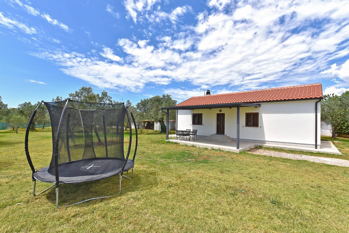 76 M² Ferienhaus ∙ 2 Schlafzimmer ∙ 5 Gäste - Peroj