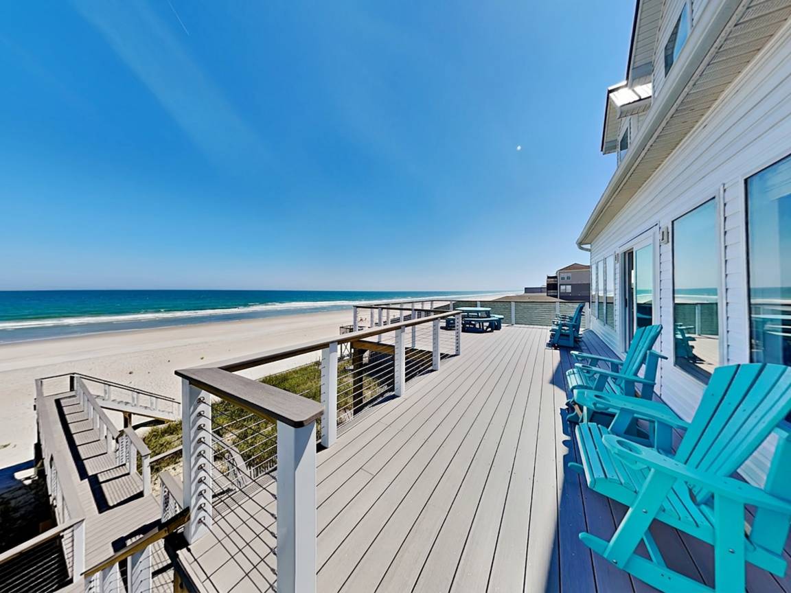 237 M² House ∙ 5 Bedrooms ∙ 14 Guests - North Topsail Beach, NC