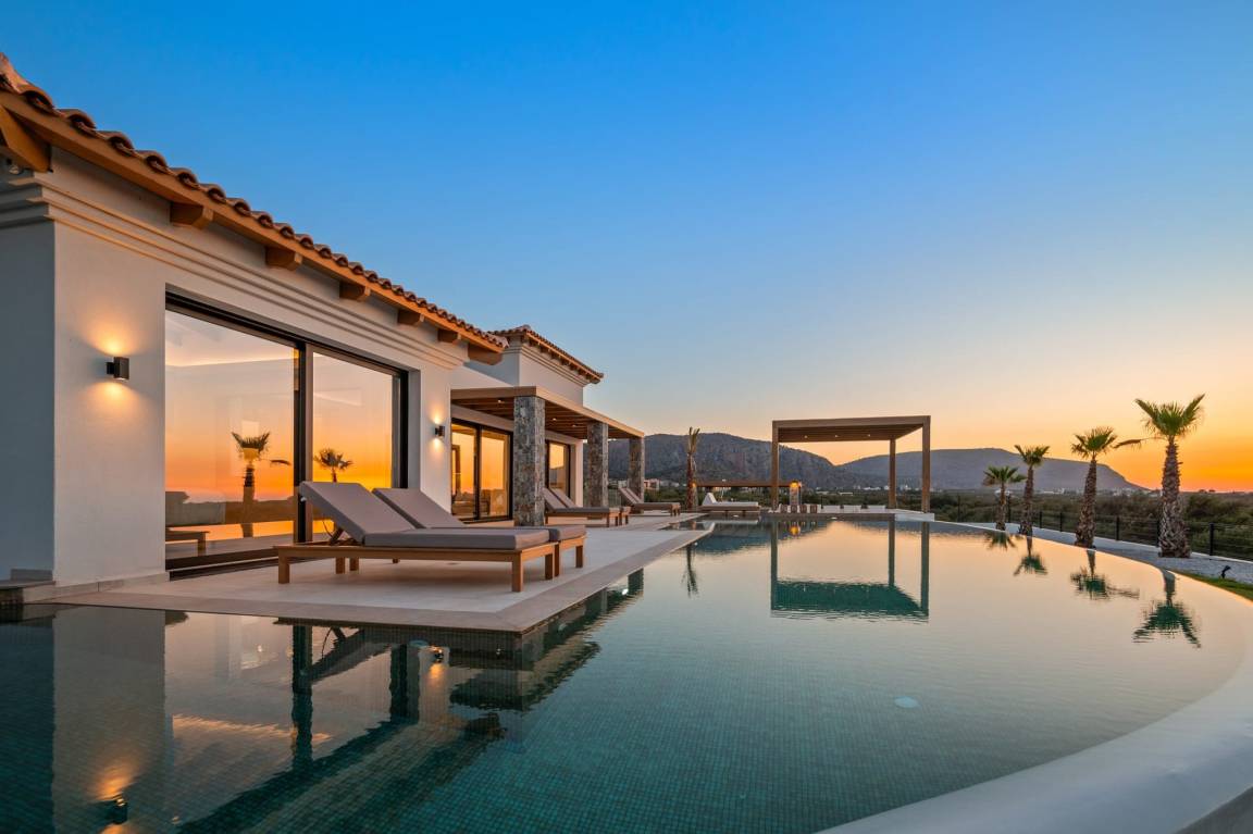 Villa ∙ 4 Bedrooms ∙ 10 Guests - Hersonissos