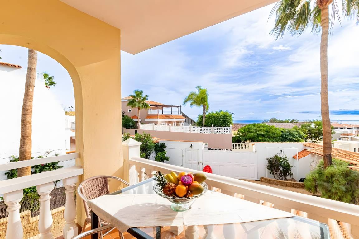 360 M² Villa ∙ 6 Habitaciones ∙ 12 Huéspedes - Costa Adeje