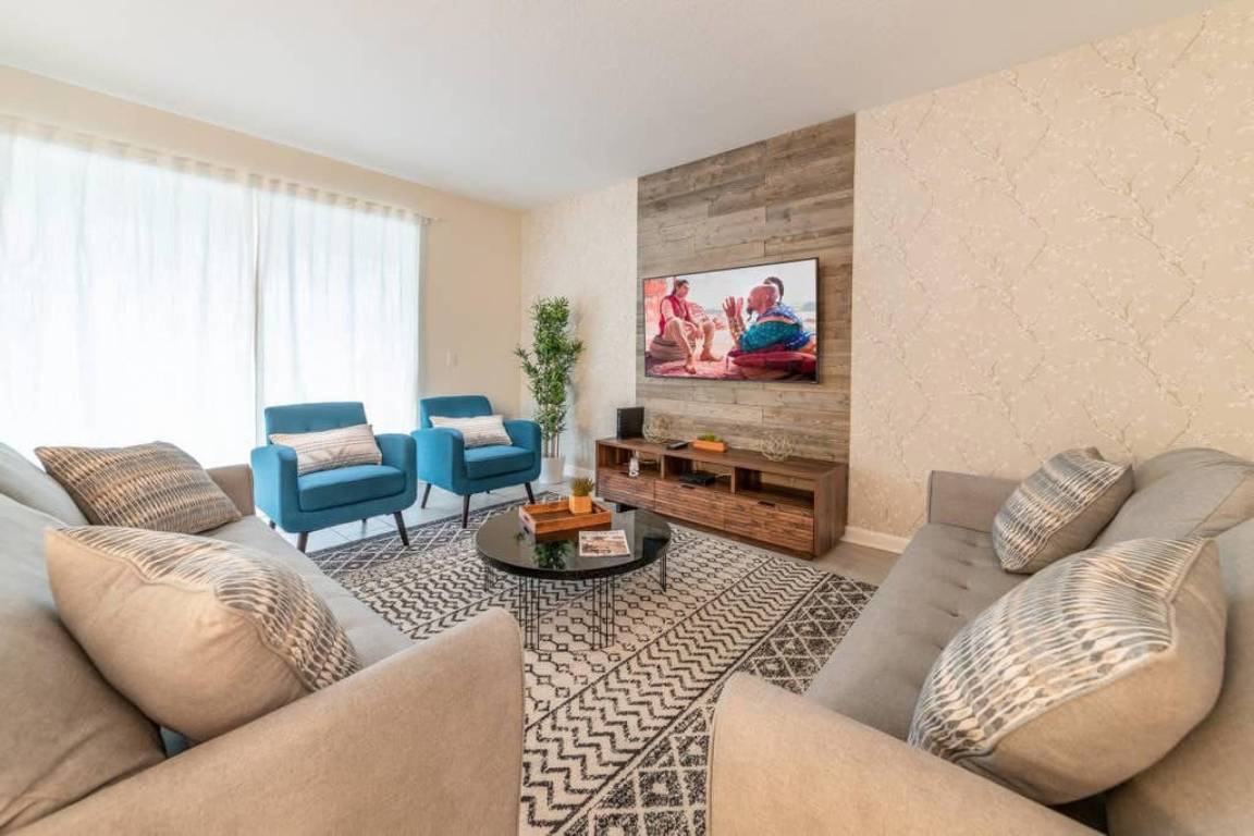 House ∙ 6 Bedrooms ∙ 16 Guests - Kissimmee, FL