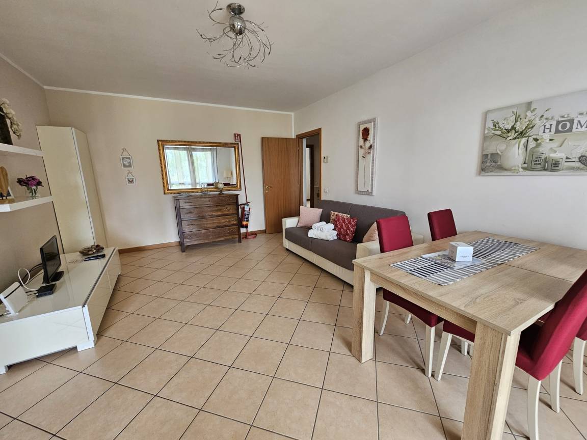 90 M² Ferienwohnung ∙ 2 Schlafzimmer ∙ 7 Gäste - Lazise, İtalya