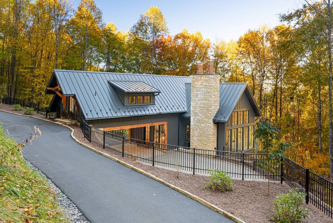 238 M² House ∙ 2 Bedrooms ∙ 8 Guests - Sylva, NC
