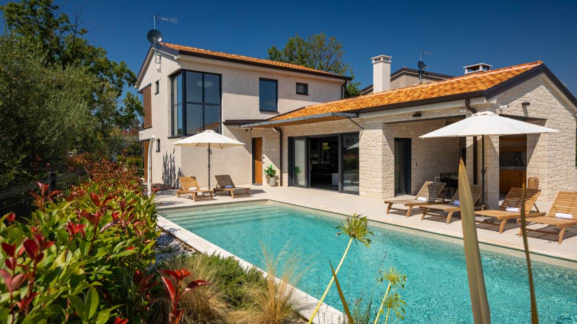 180 M² Villa ∙ 4 Schlafzimmer ∙ 8 Gäste - Funtana