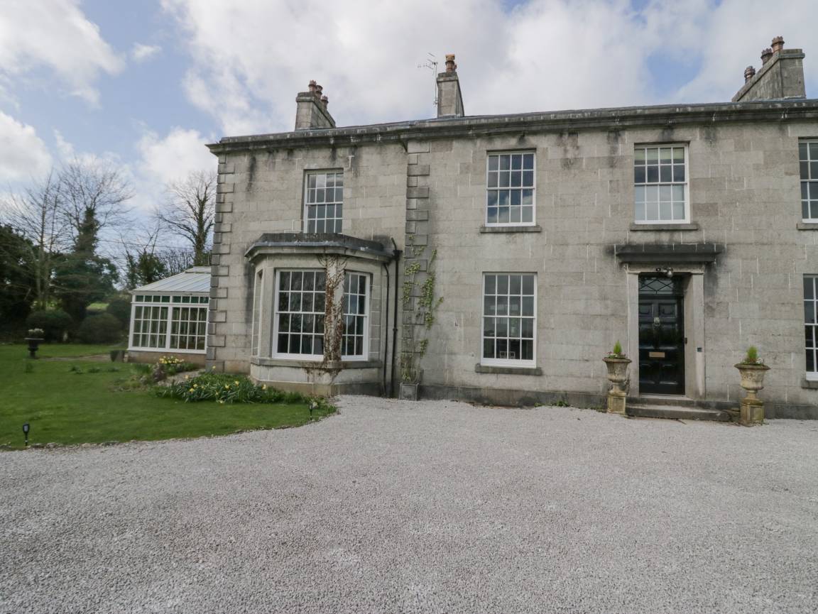 Cottage ∙ 8 Bedrooms ∙ 16 Guests - Arnside