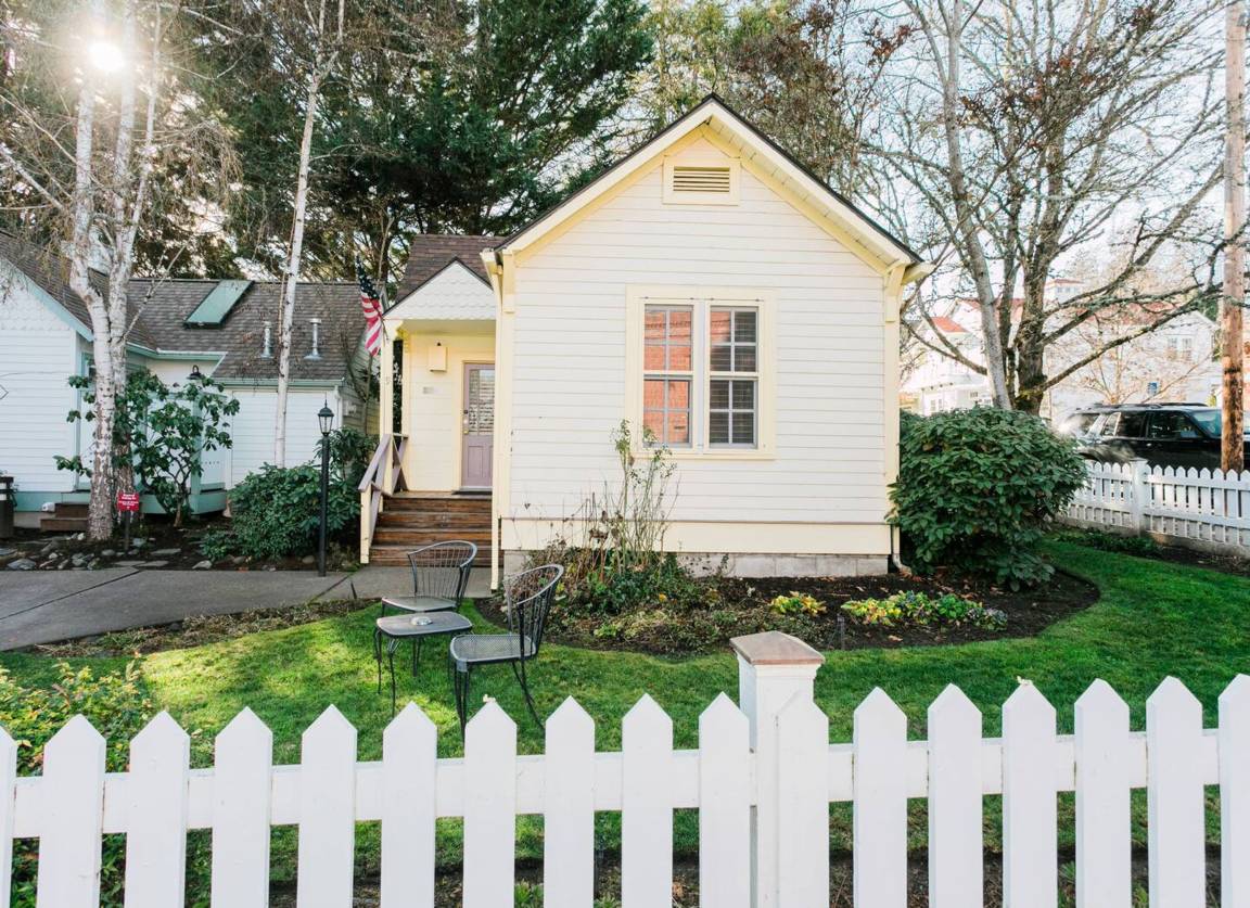 46 M² House ∙ 1 Bedroom ∙ 2 Guests - Jacksonville, OR