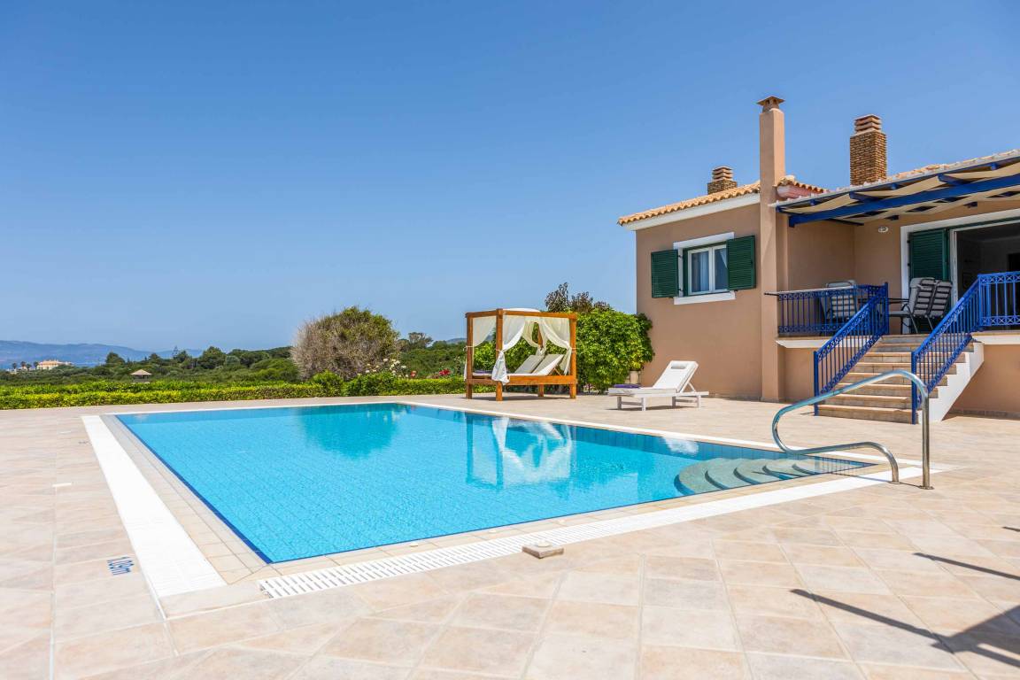 Villa ∙ 5 Bedrooms ∙ 12 Guests - Kefalonia