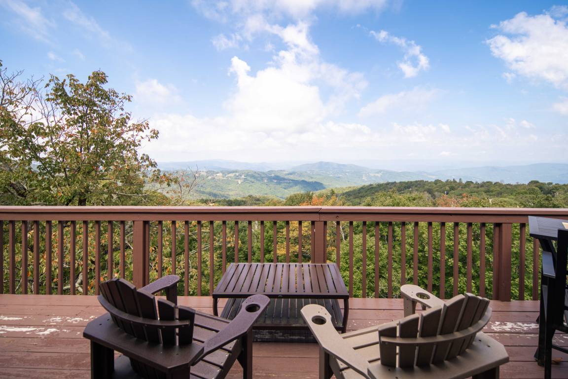 242 M² House ∙ 5 Bedrooms ∙ 16 Guests - Beech Mountain, NC