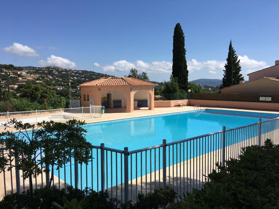 70 M² Ferienhaus ∙ 2 Schlafzimmer ∙ 4 Gäste - Rayol-Canadel-sur-Mer