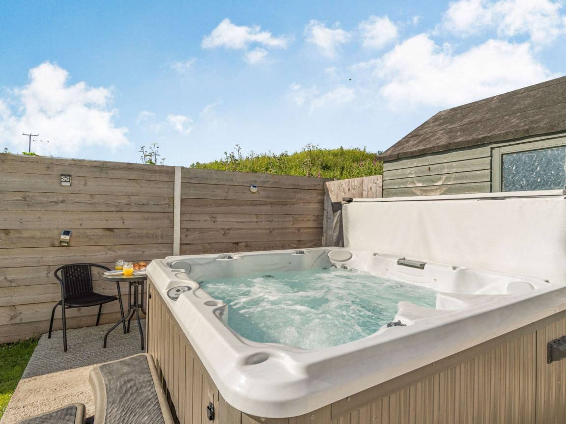 Cottage ∙ 4 Bedrooms ∙ 8 Guests - Little Haven