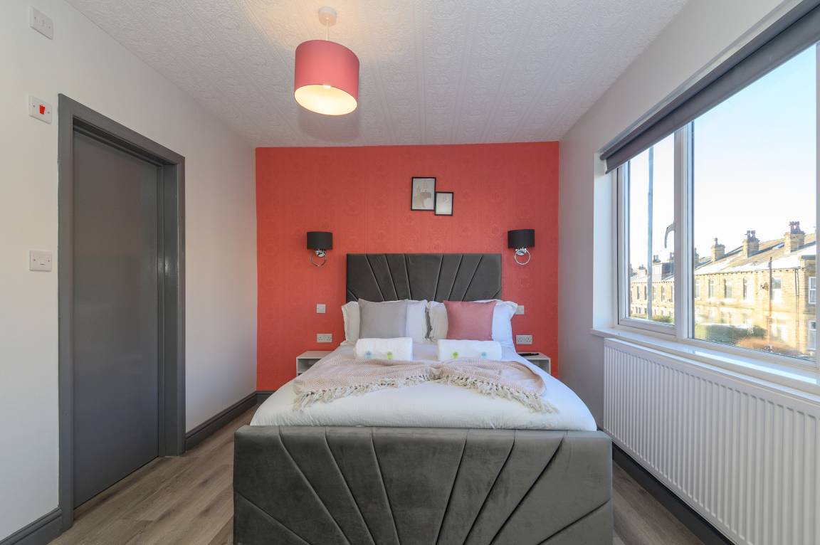 74 M² Apartment ∙ 1 Bedroom ∙ 2 Guests - Leeds