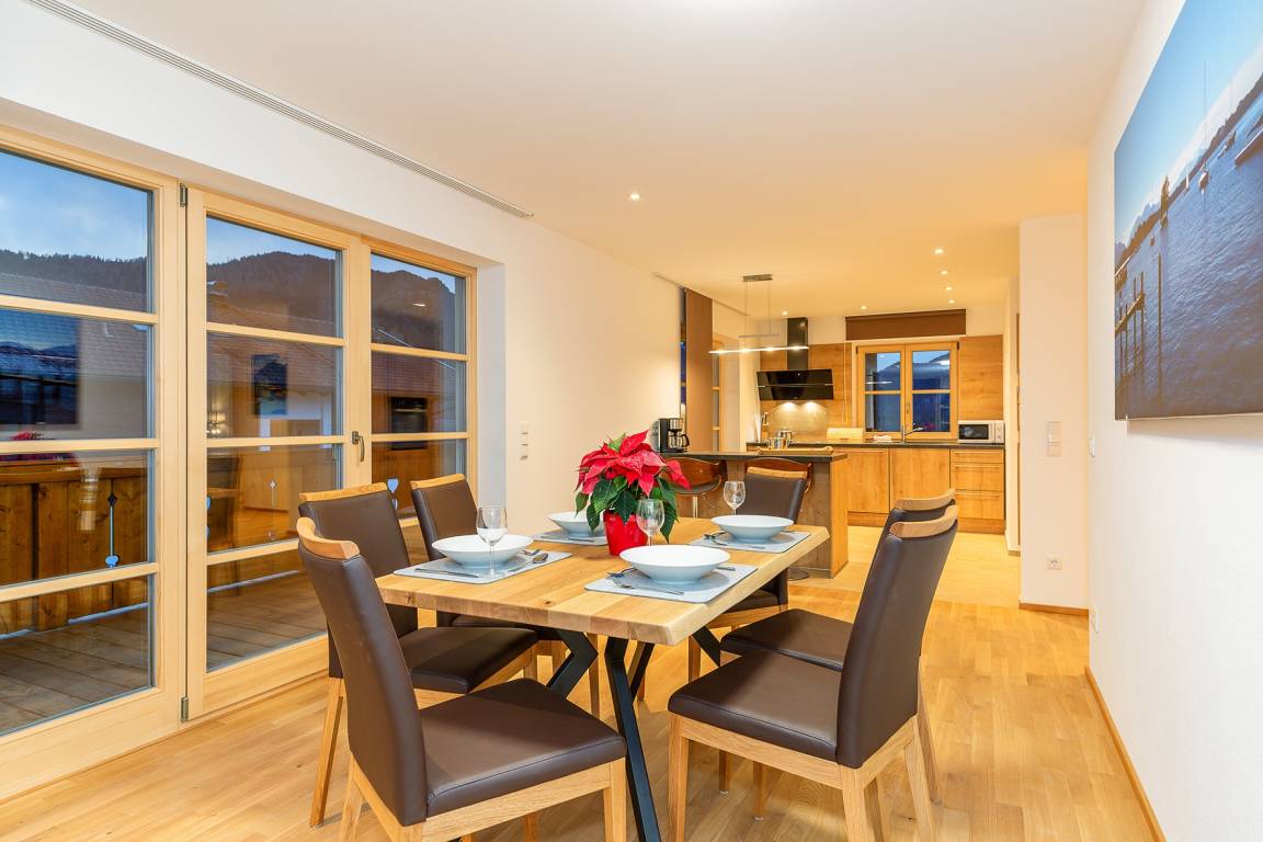 143 M² Ferienwohnung ∙ 2 Schlafzimmer ∙ 7 Gäste - Marquartstein