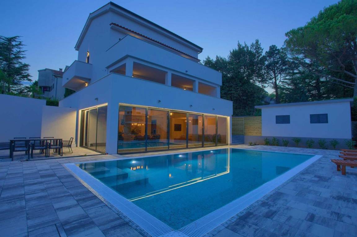 200 M² Villa ∙ 4 Bedrooms ∙ 8 Guests - Krk Island
