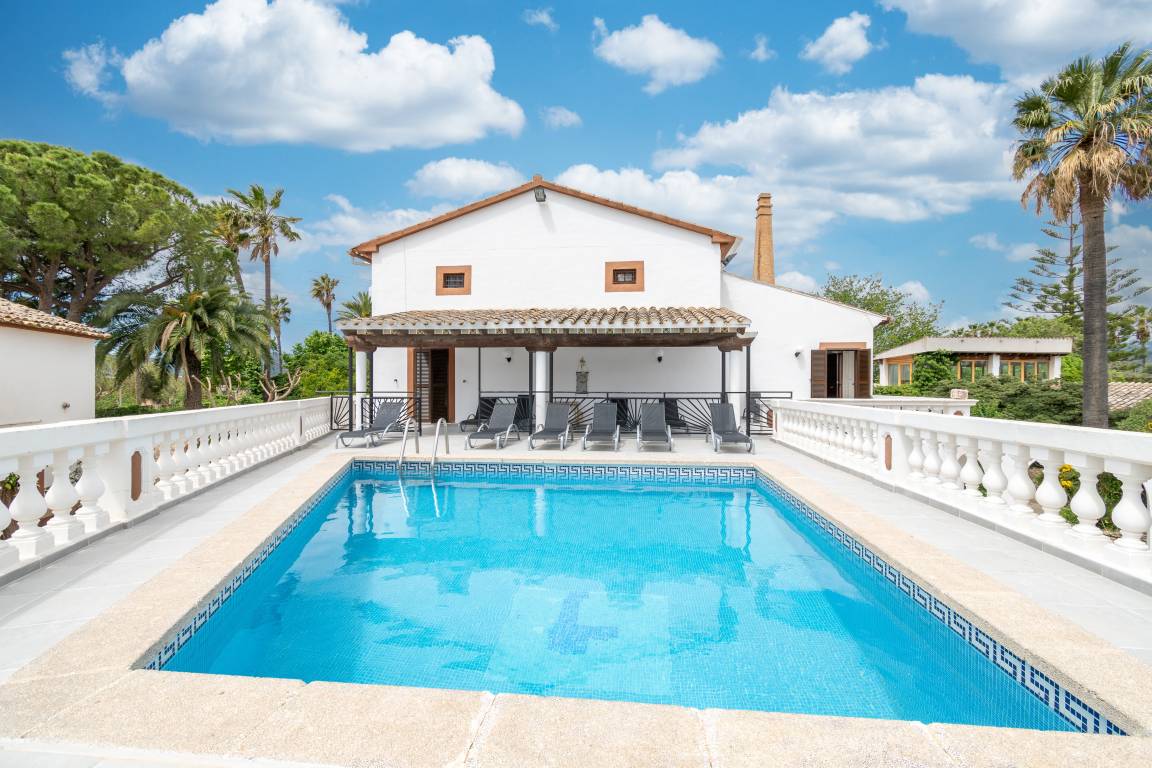 320 M² Villa ∙ 6 Bedrooms ∙ 11 Guests - Palma
