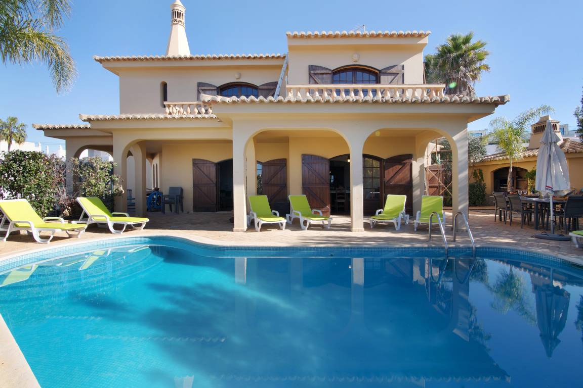 250 M² Villa ∙ 4 Bedrooms ∙ 9 Guests - Albufeira