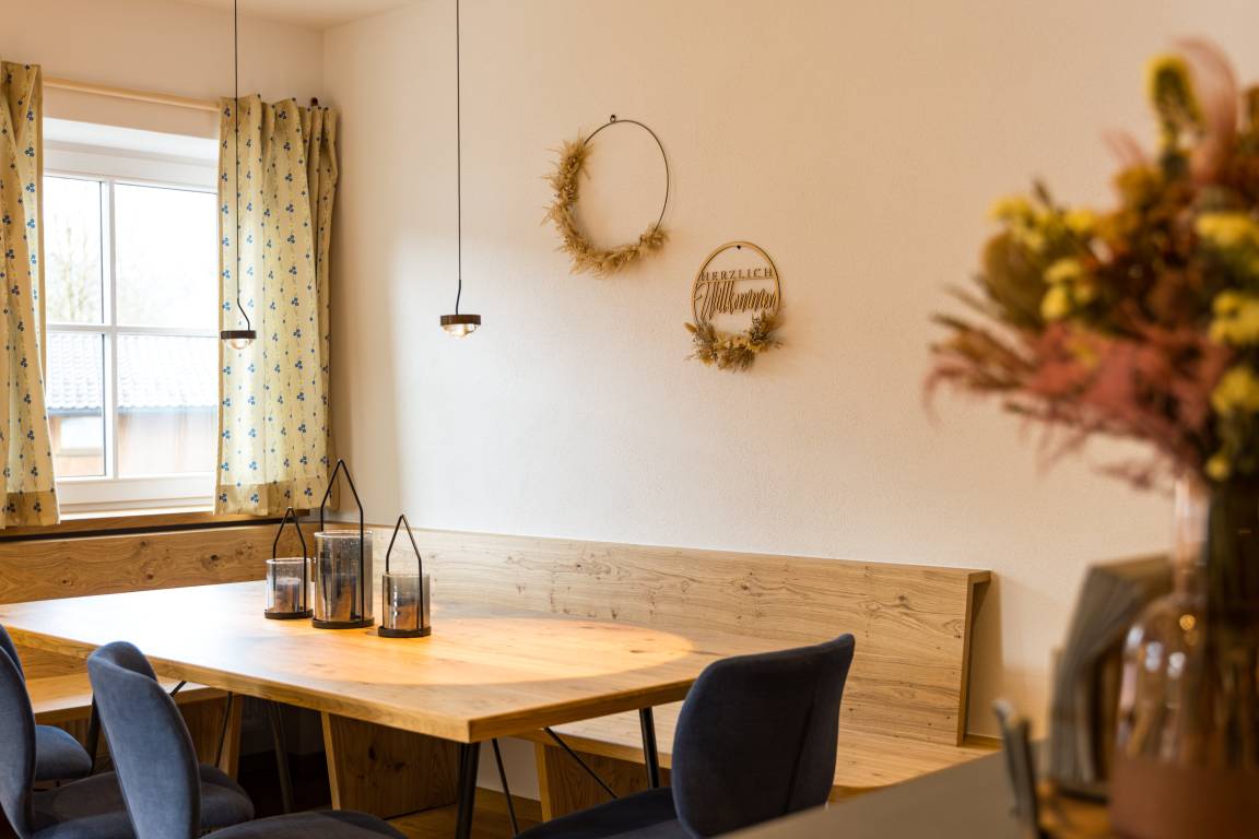 106 M² Ferienwohnung ∙ 3 Schlafzimmer ∙ 8 Gäste - Chiemsee