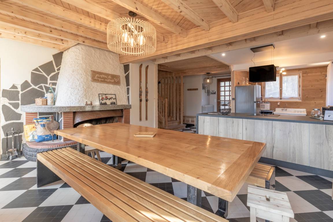 150 M² Chalet ∙ 5 Bedrooms ∙ 12 Guests - Champéry