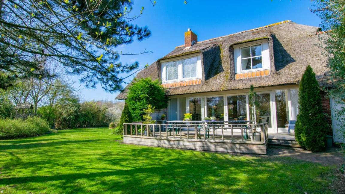 275 M² House ∙ 5 Bedrooms ∙ 16 Guests - Julianadorp
