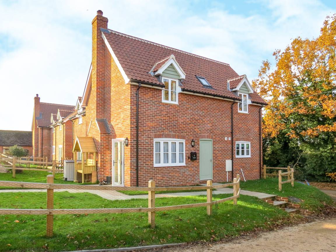 Cottage ∙ 2 Bedrooms ∙ 4 Guests - Saxmundham