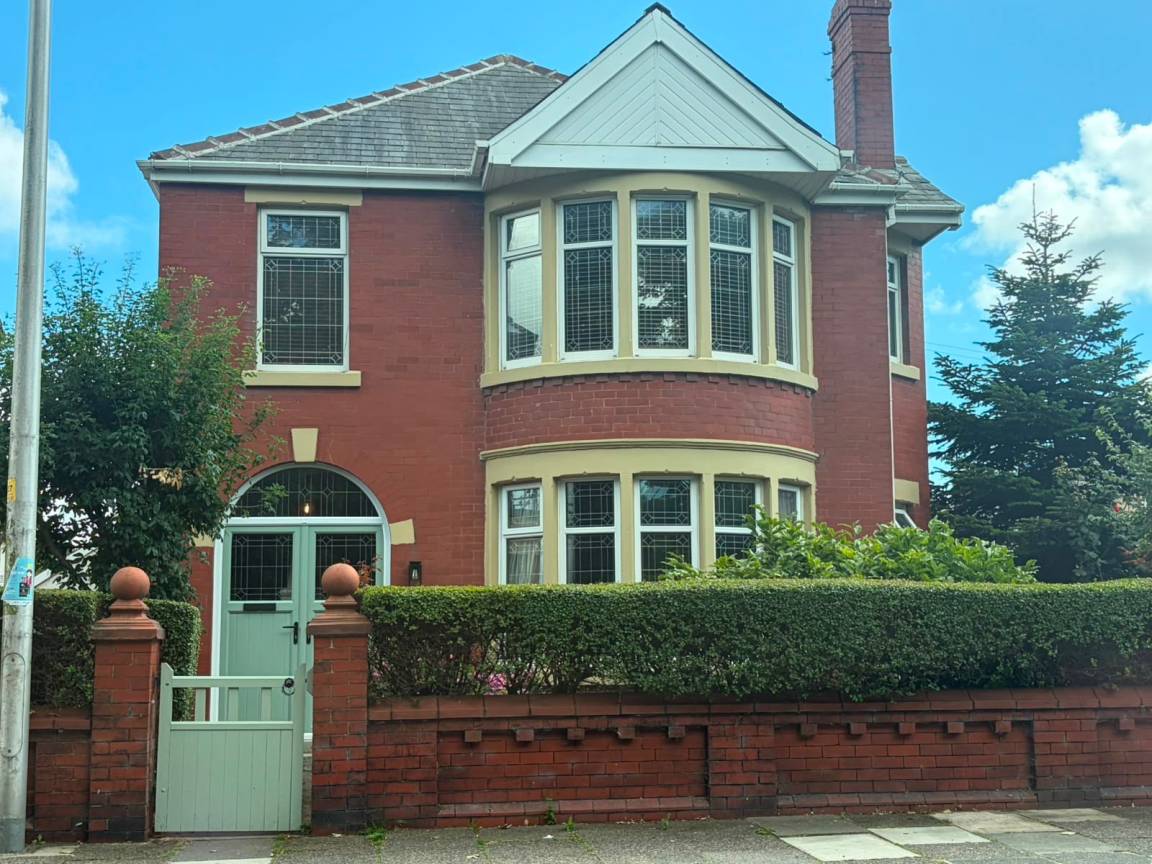 40 M² Apartment ∙ 3 Bedrooms ∙ 6 Guests - Blackpool