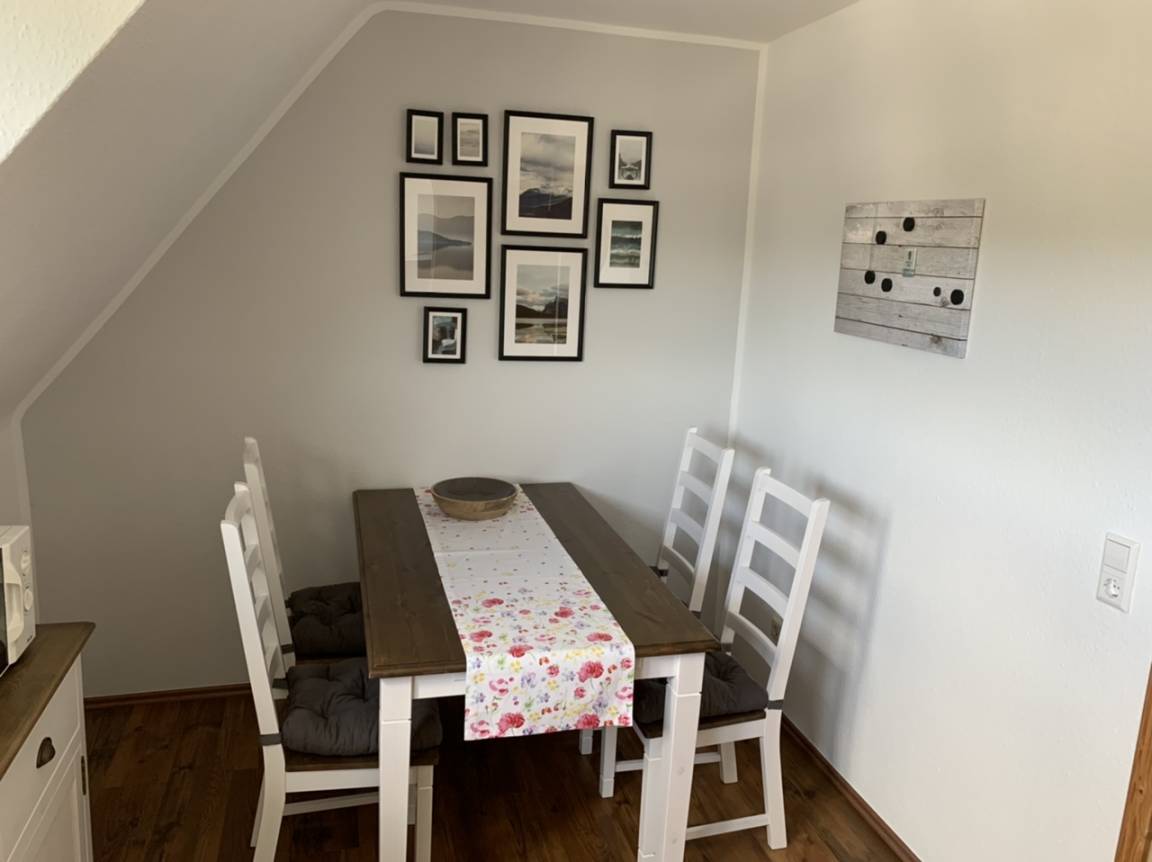 Ferienhaus ∙ 2 Schlafzimmer ∙ 4 Gäste - Bromskirchen