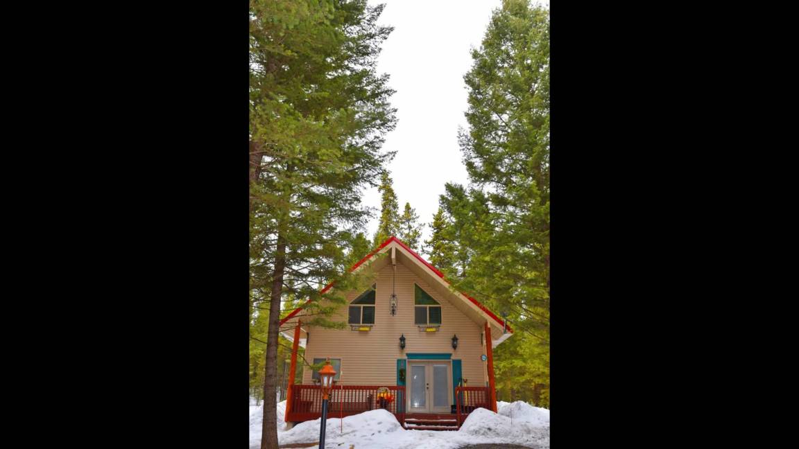 223 M² Cabin ∙ 2 Bedrooms ∙ 9 Guests - Henrys Lake, ID