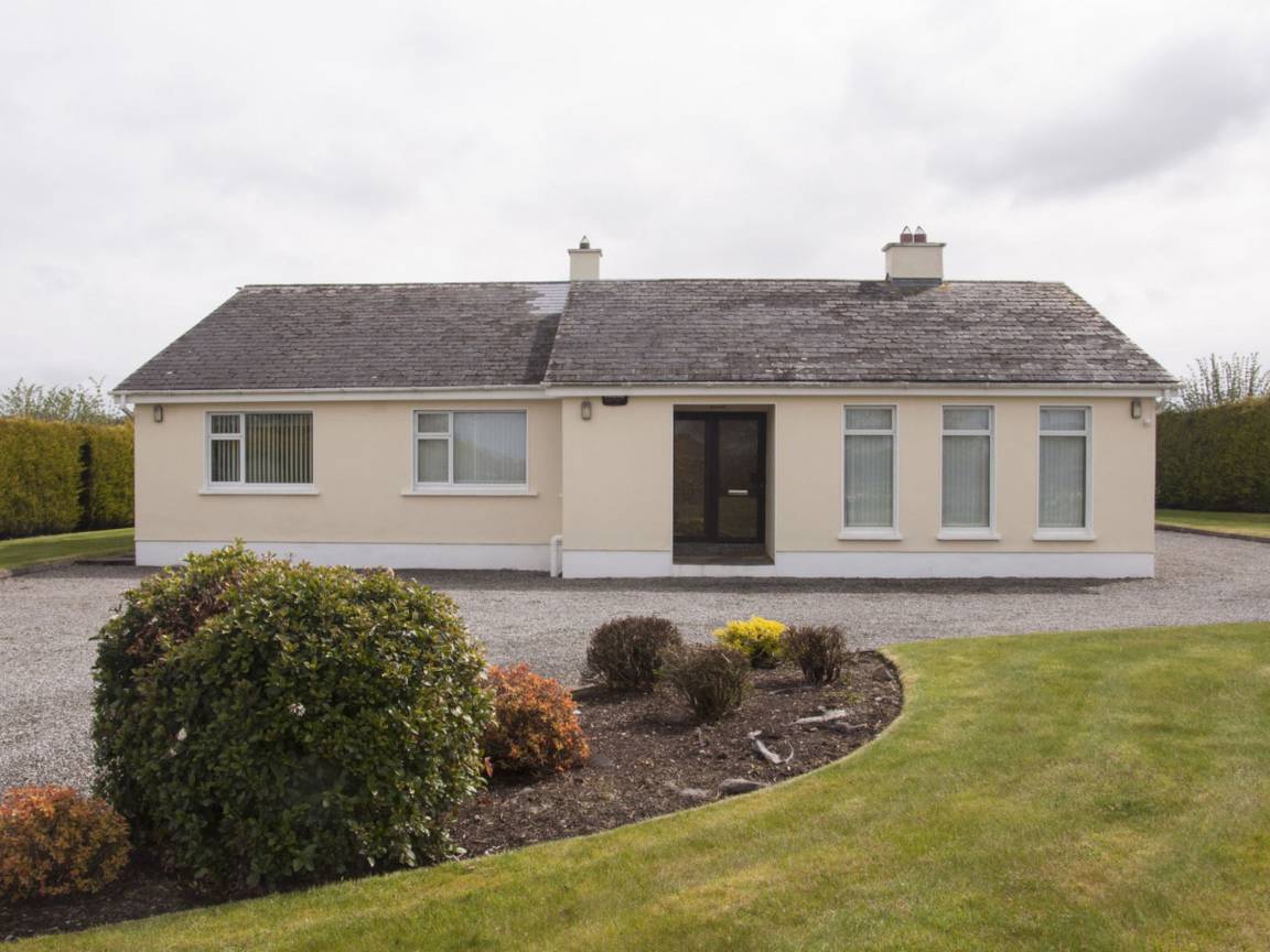 150 M² House ∙ 1 Bedroom ∙ 6 Guests - Athy