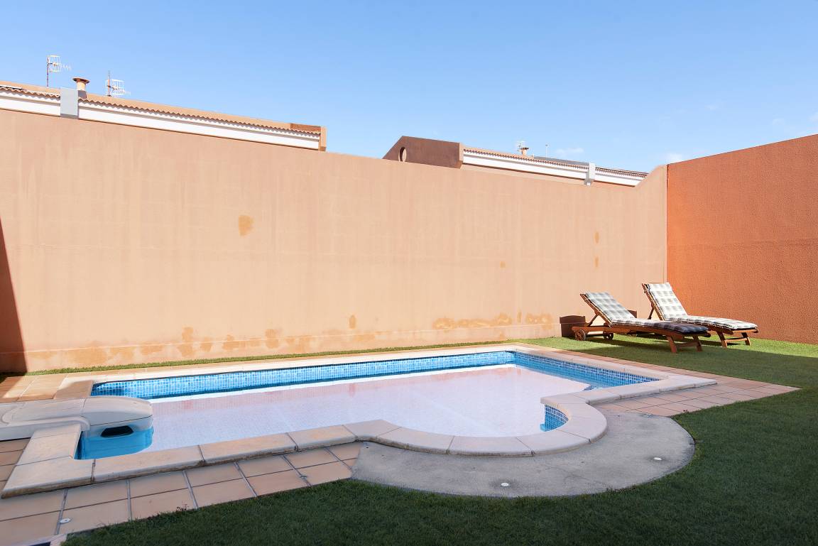 180 M² House ∙ 3 Bedrooms ∙ 6 Guests - Sardina