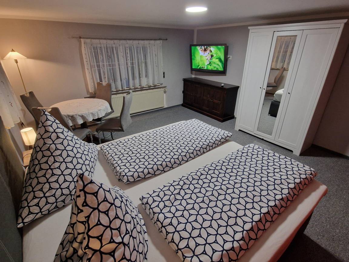 60 M² Ferienwohnung ∙ 2 Schlafzimmer ∙ 4 Gäste - Olbernhau