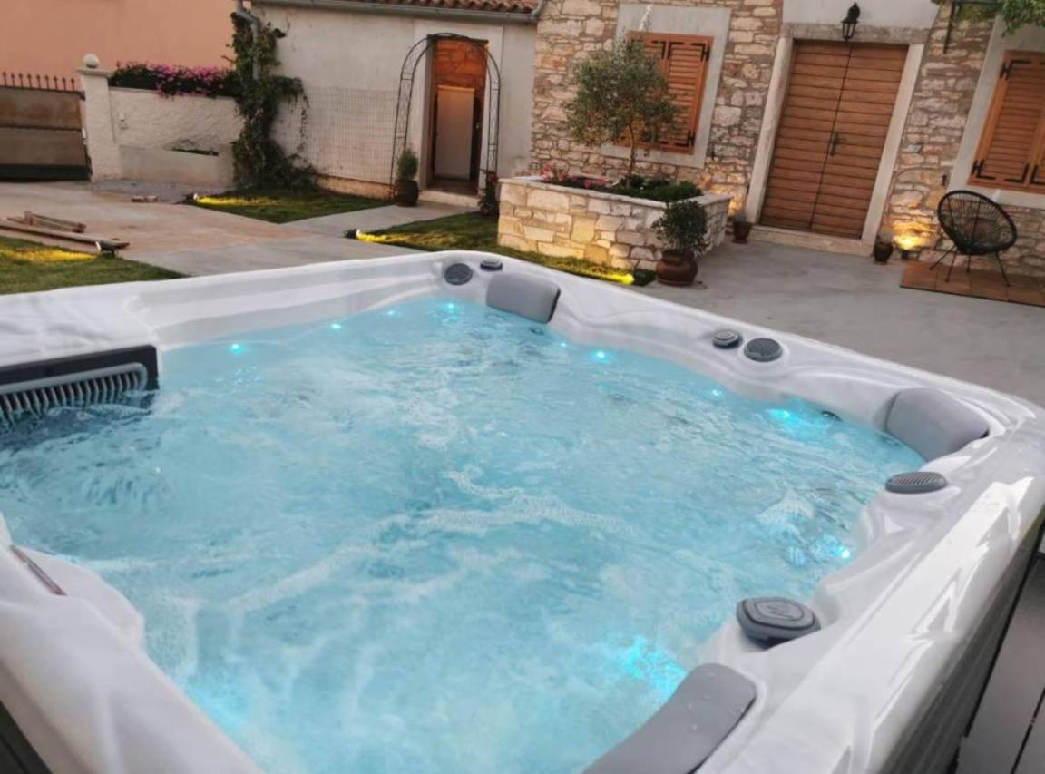 14 M² House ∙ 1 Bedroom ∙ 2 Guests - Pula