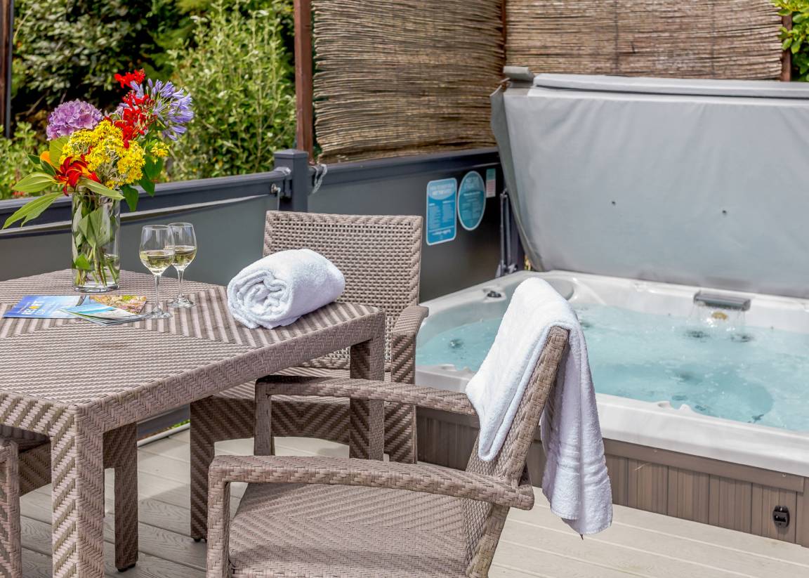 Chalet ∙ 2 Bedrooms ∙ 4 Guests - Cornwall