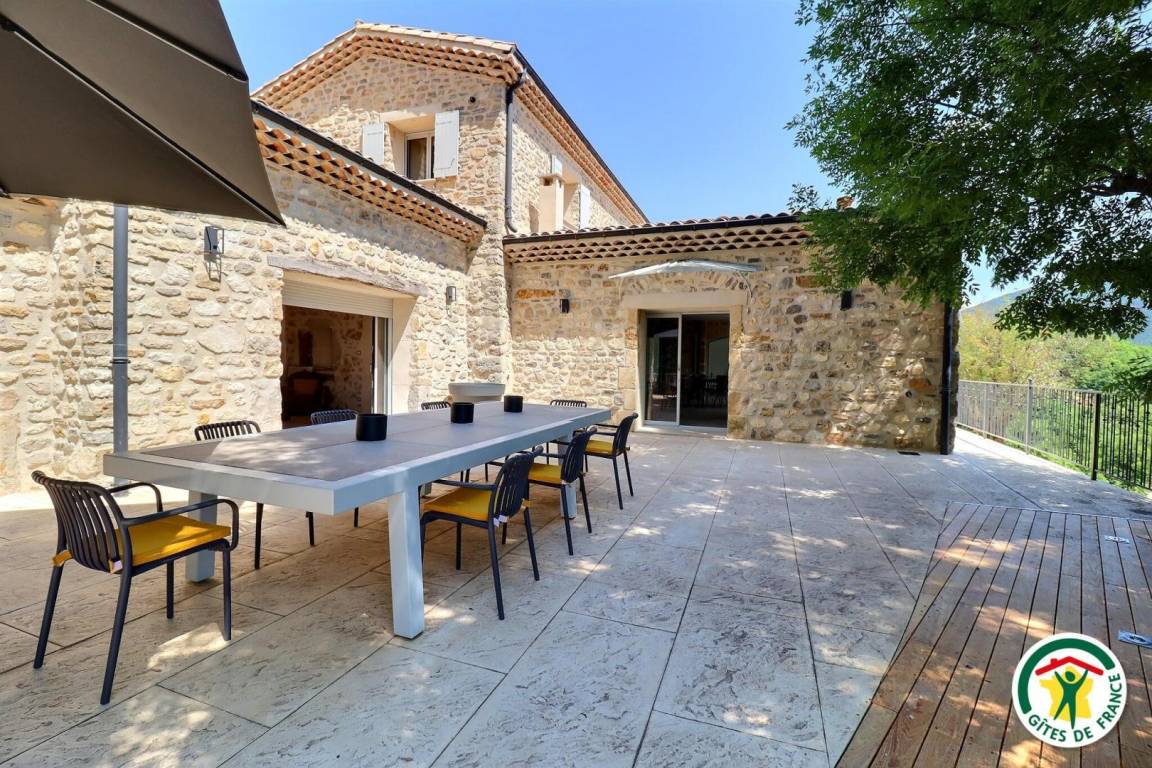 330 M² Gîte ∙ 3 Chambres ∙ 10 Personnes - Saillans