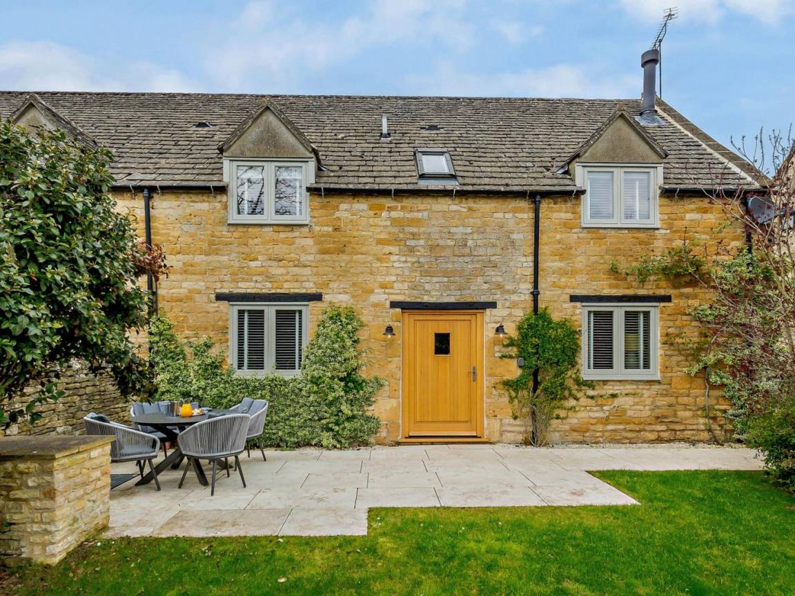 Cottage ∙ 2 Bedrooms ∙ 4 Guests - Winchcombe